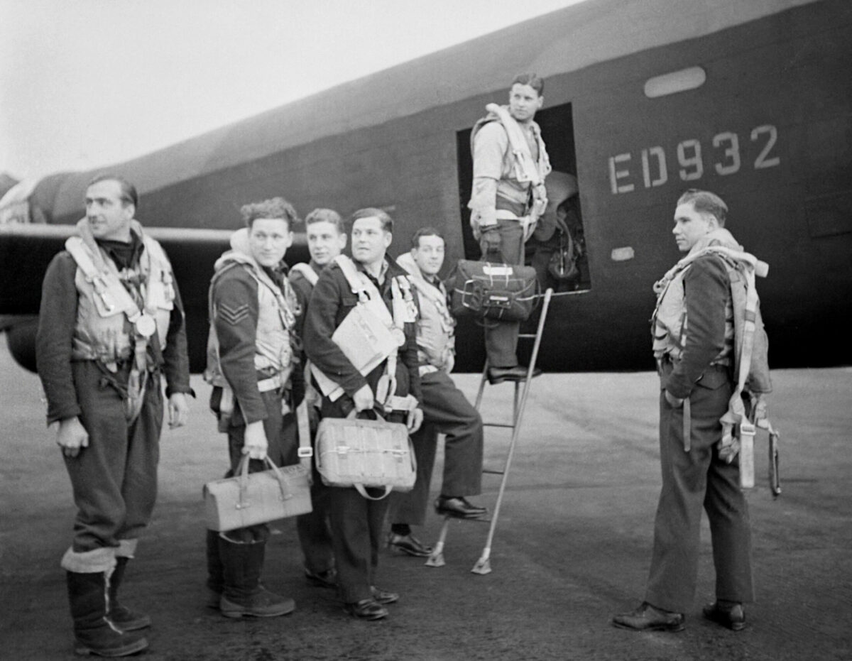 Gibson crew | HistoryNet