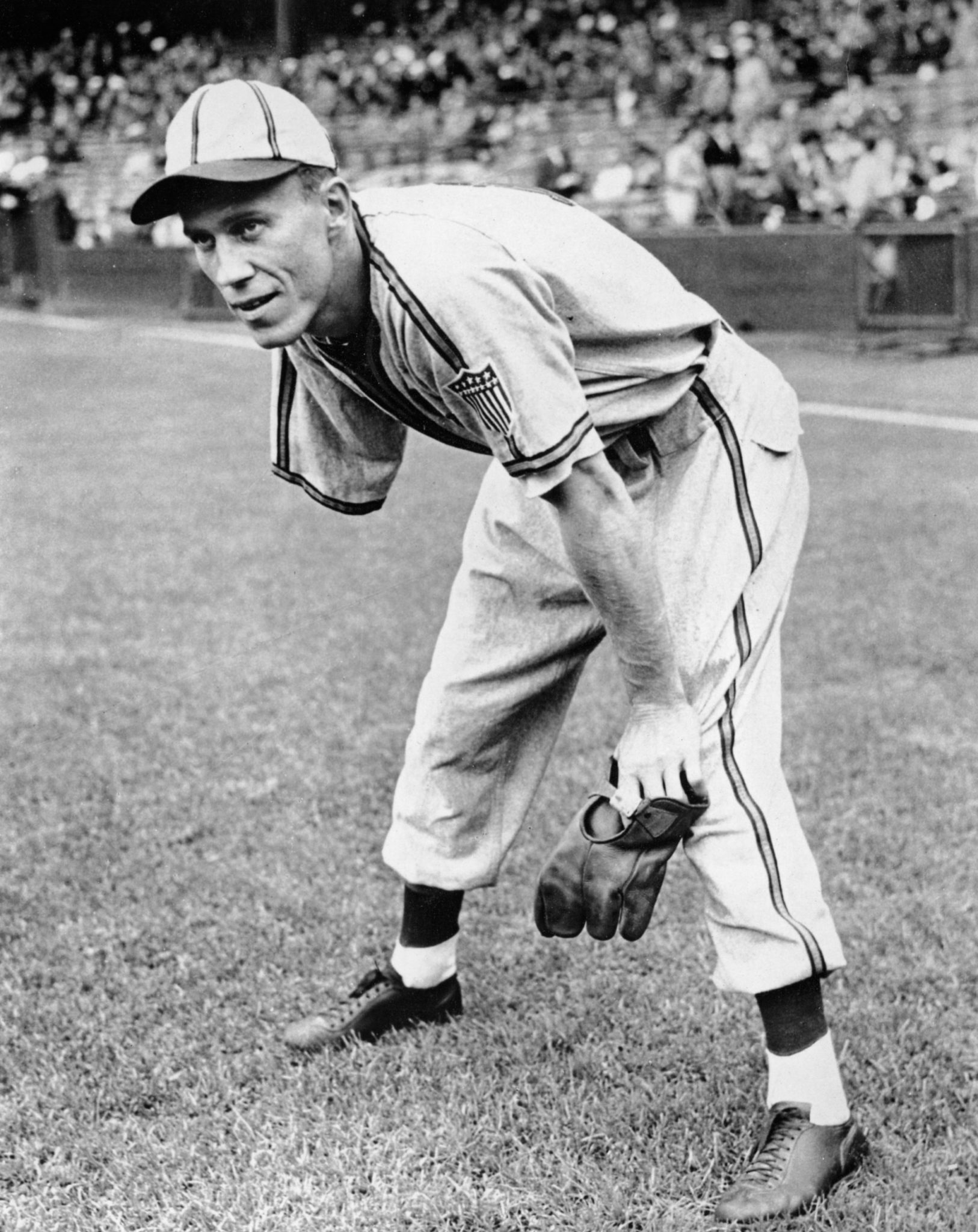 How a One-Armed Outfielder Became an Inspiration to Wounded WWII Veterans