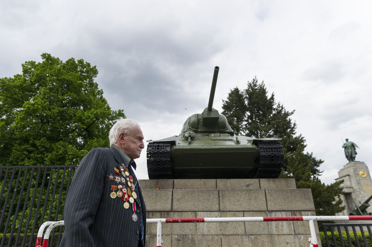 Last Surviving Red Army Soldier Who Helped Liberate Auschwitz Dies at 98