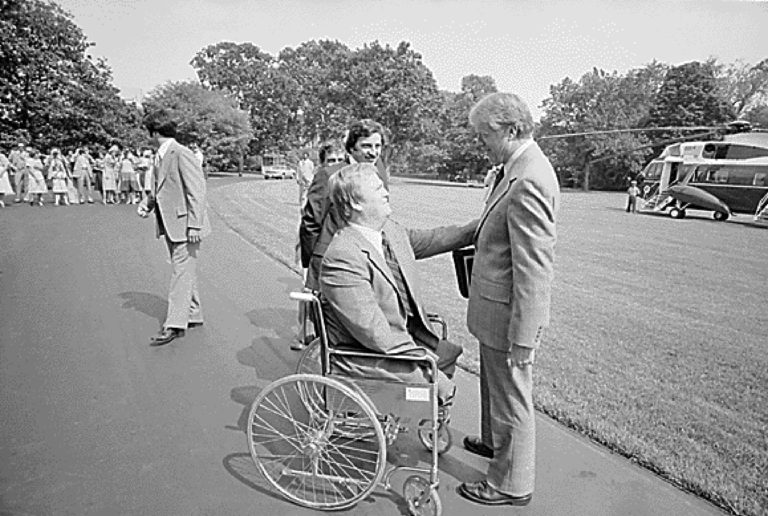 Max Cleland, Vietnam Veteran and Former Senator, Dies At 79