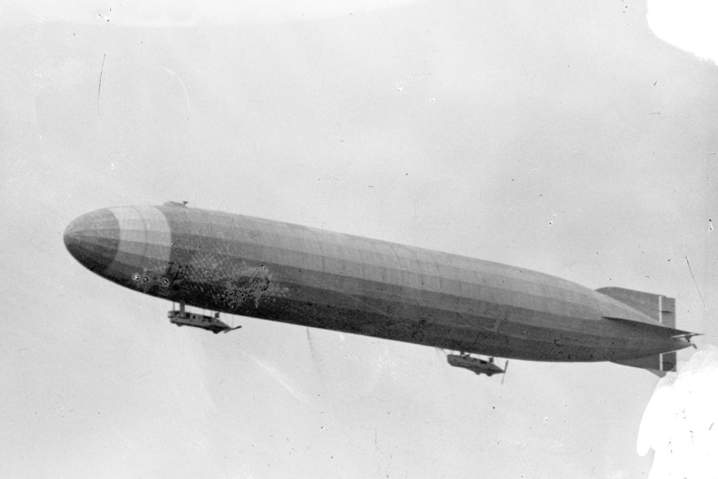When a WWI German Zeppelin Tried to Bomb Edinburgh Castle — and Missed