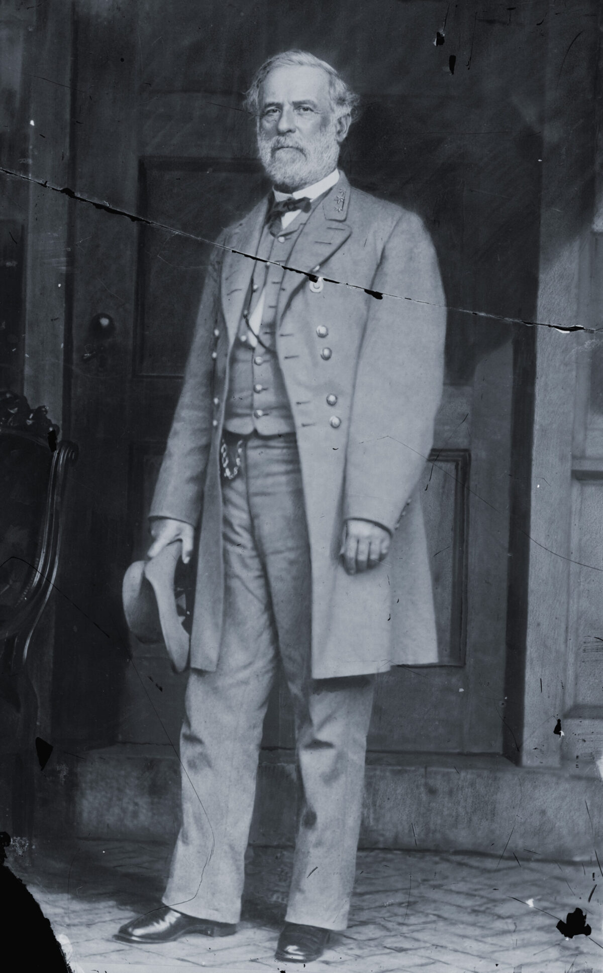 Dignity in Defeat: Mathew Brady's Photos of Robert E. Lee